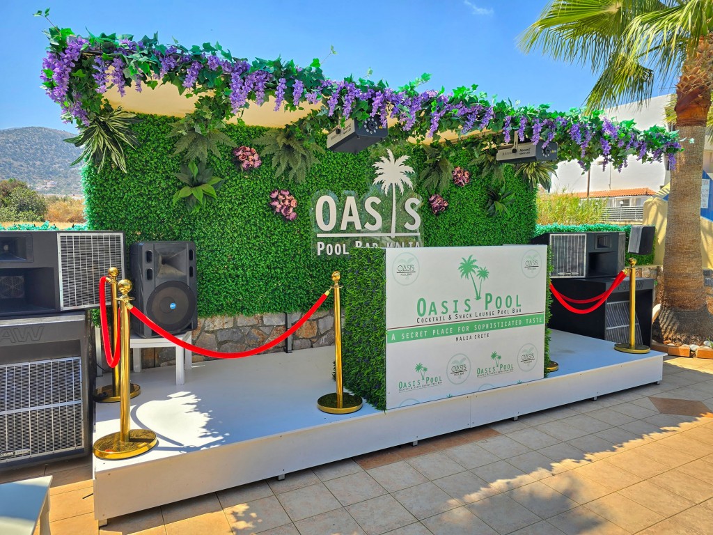 OASIS POOL BAR | POULAKAKIS ARTIFICIAL FLOWERS - Home & Business Decoration