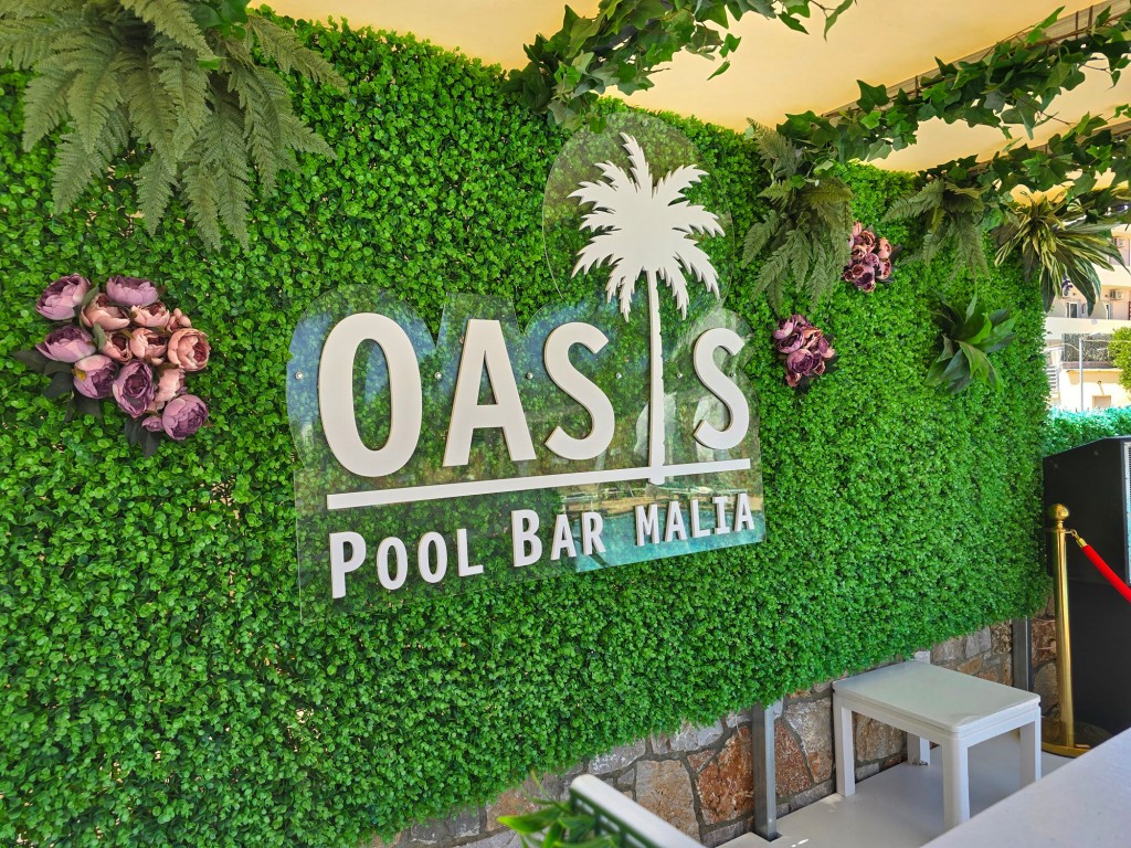 OASIS POOL BAR | ΠΟΥΛΑΚΑΚΗΣ ΤΕΧΝΗΤΑ ΑΝΘΗ