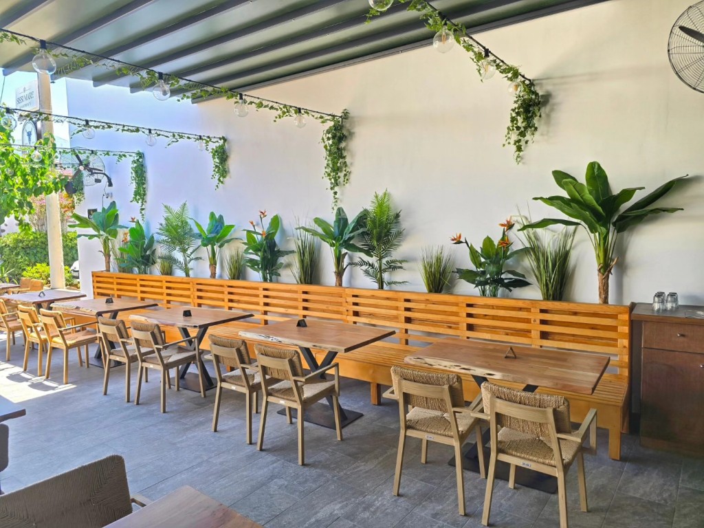 STEAKHOUSE OLIVER | ΠΟΥΛΑΚΑΚΗΣ ΤΕΧΝΗΤΑ ΑΝΘΗ - Διακόσμηση Σπιτιού ...
